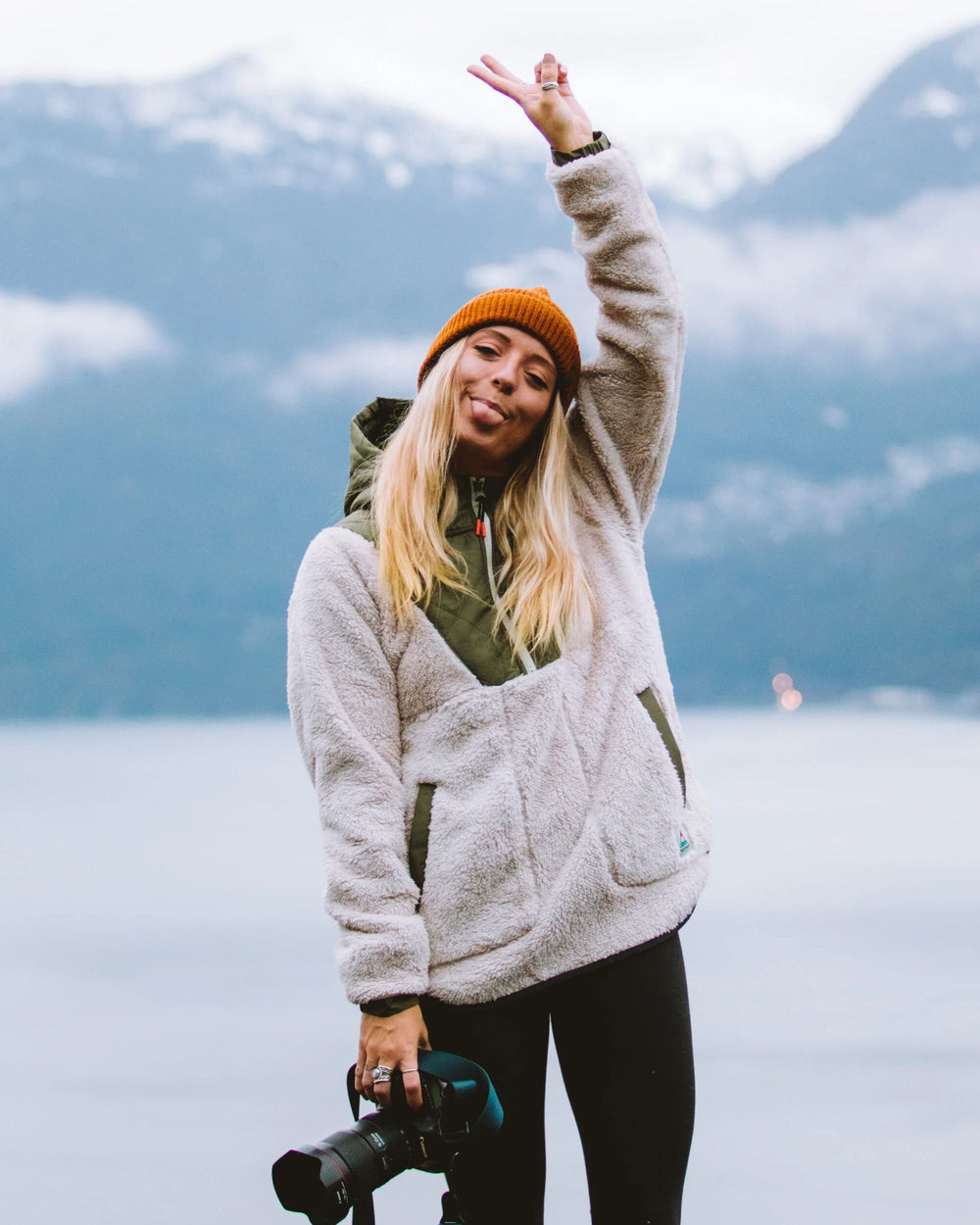 Beaumont Recycled Sherpa Hooded Fleece Vintage White – Passenger